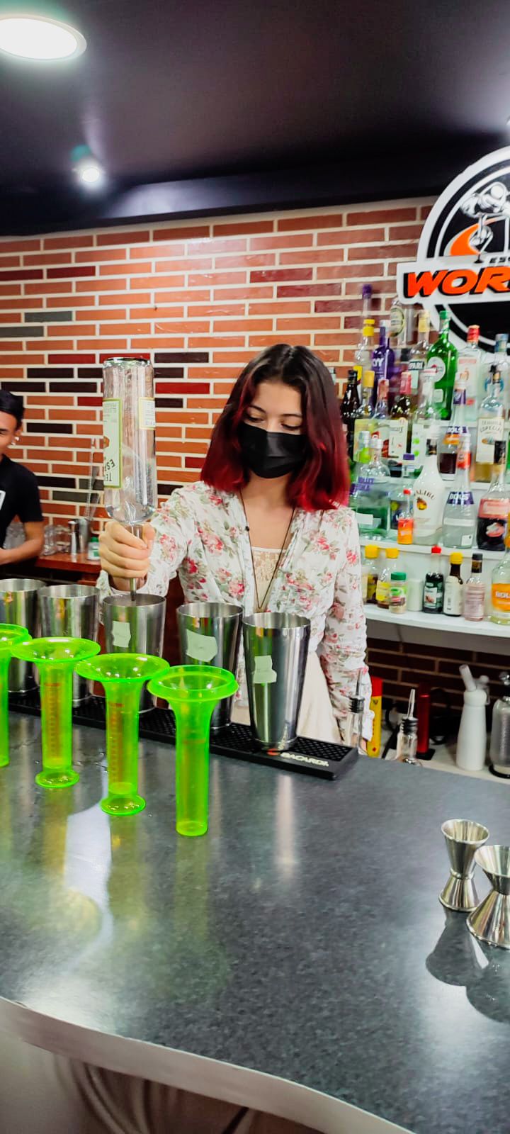 Cursos - Escuela Bartender Working Flair
